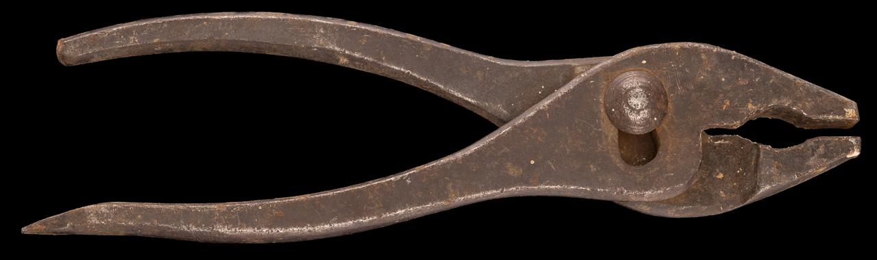 Pliers